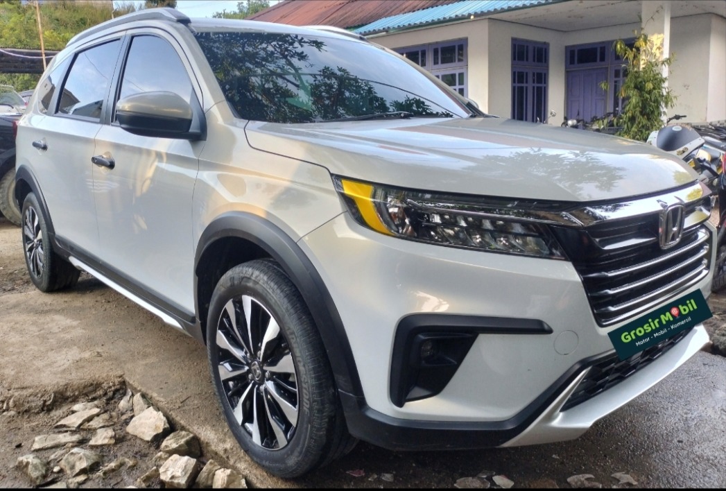 7 Rekomendasi Mobil 1500 CC Paling Irit - Blog Grosir Mobil